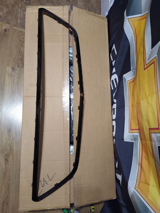 Chevrolet BOLT EV EUV 22-23 рамка решітка радіатора гриль в НАЯВНОСТІ ...