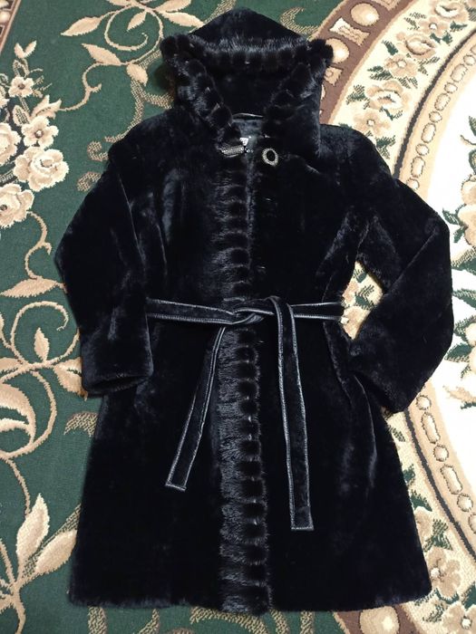 Шуба мутон з вставками норки: 800 грн. - Шуби, кожухи Баранівка на Olx