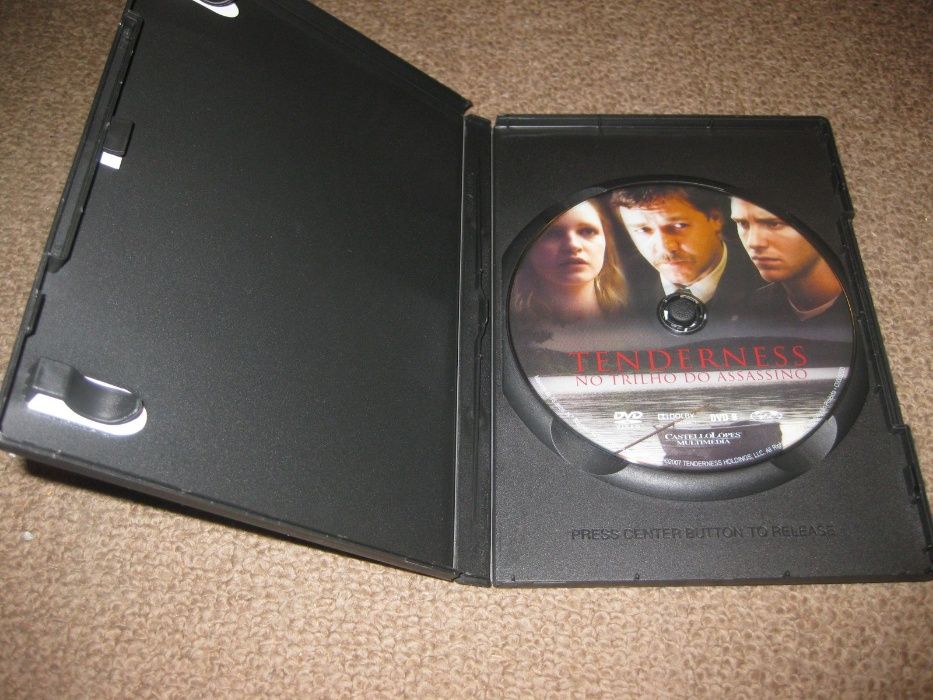 DVD "Tenderness-No Trilho do Assassino" com Russel Crowe Paços de ...