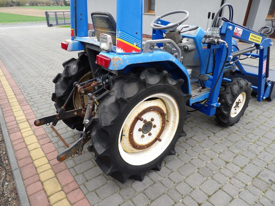 Iseki Sial 19 4x4 19 KM Wspomaganie mini traktor ładowacz TUR kubota Włoszakowice • OLX.pl