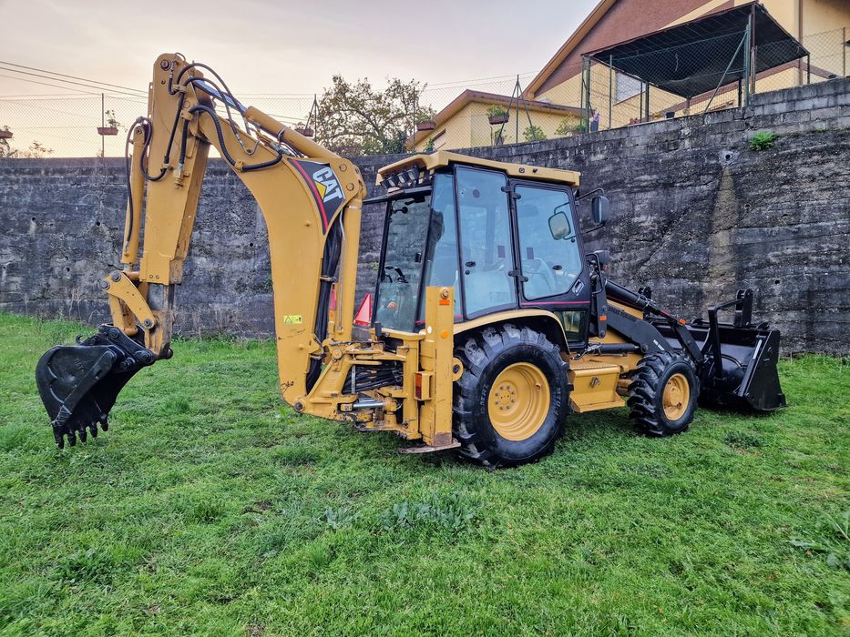 Retroescavadora cat 442 d Loureira • OLX Portugal