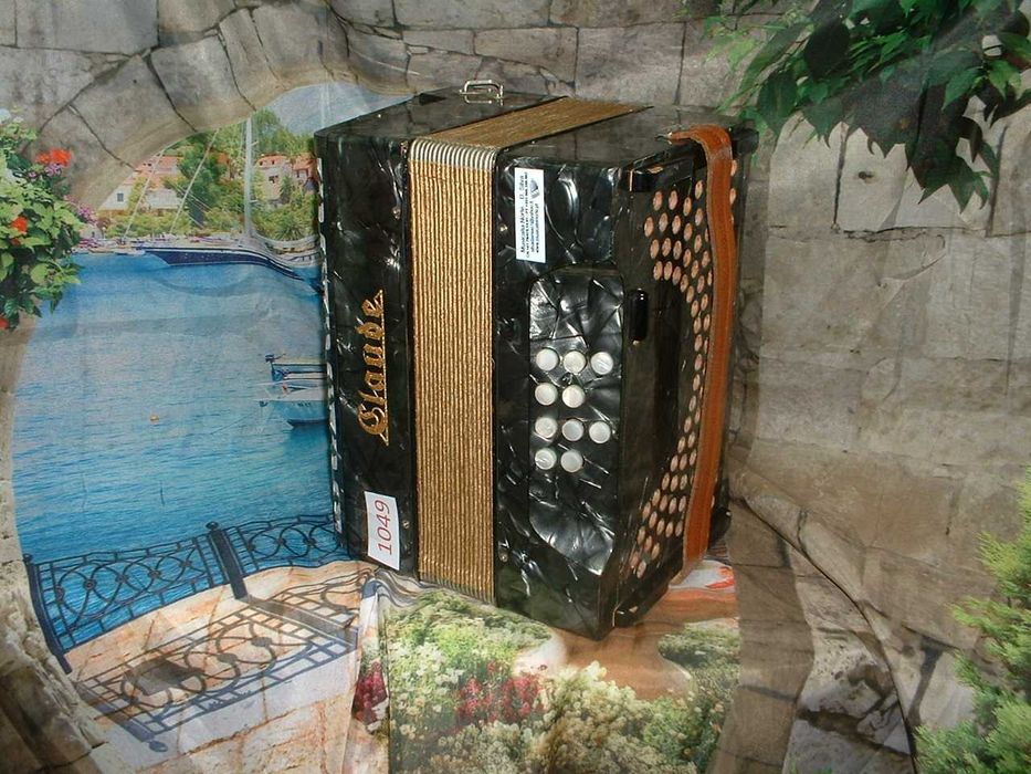 Concertina Avenda N .1043 Concertina Avenda N .1049 Póvoa de Penela ...