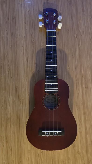 Ukulele Clifton usado São Domingos de Rana • OLX.pt