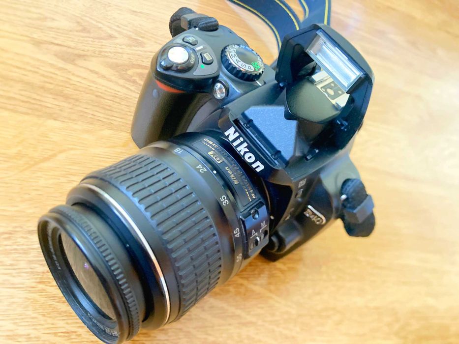 Фотоапарат Nikon D40 з AF-S DX NIKKOR 18-55mm f/3.5-5.6G ED II ТАЙЛАНД ...