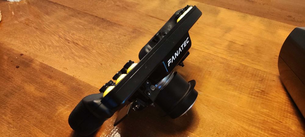 Kit Fanatec CSL Elite base e Volante Fanatec Clubsport F1 Esports V1 ...