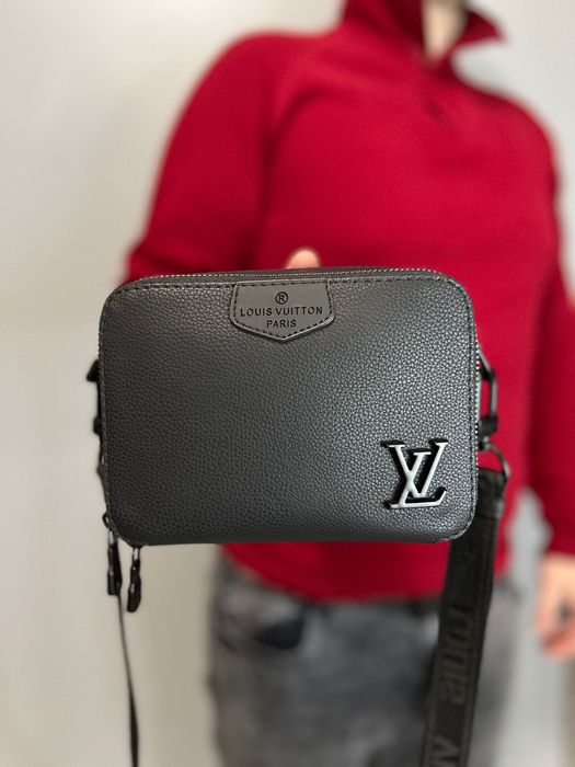Мужская сумка через плечо черная Louis Vuitton: 1 550 грн. - Сумки ...
