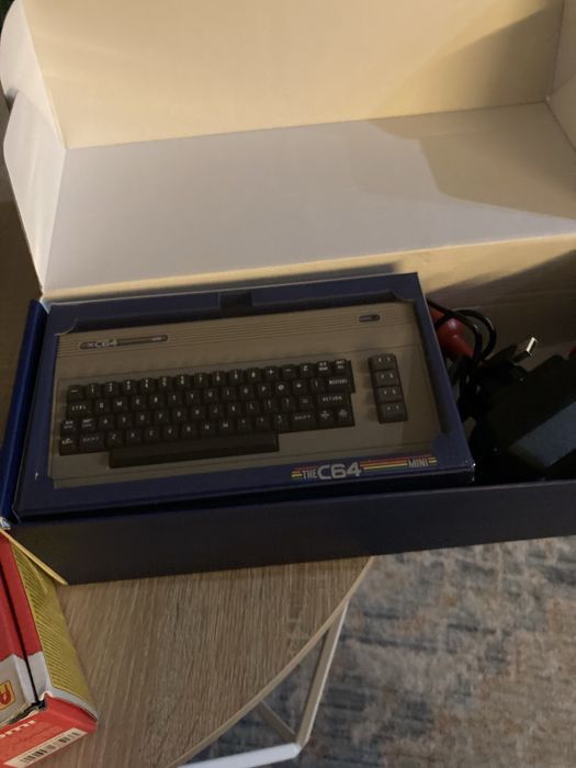 Amiga mini + commodore 64 mini Mokry Dwór • OLX.pl