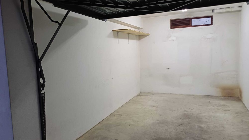 Garagem/Armazém com 13 m2 - Centro de Vagos Vagos E Santo António • OLX.pt