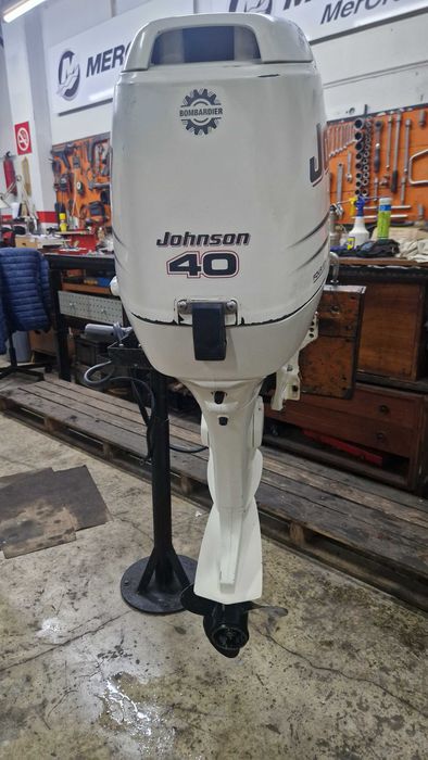 Motor 40Hp 4 tempos Johnson Alcântara • OLX.pt