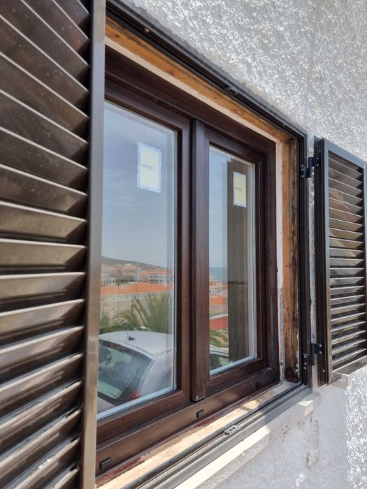 Janelas e portas em PVC, estores, Marquises, portadas em alumínio ...