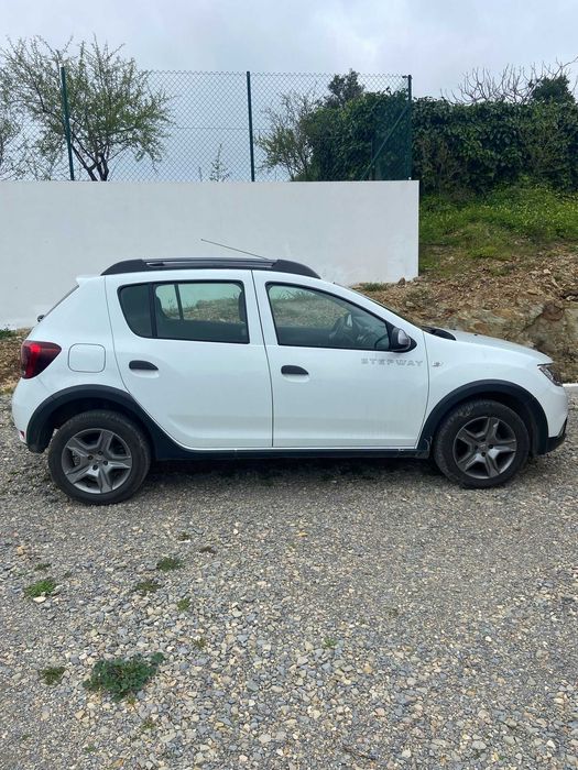 Dacia Sandero Stepway Tavira (Santa Maria E Santiago) • OLX.pt