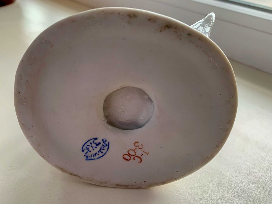 Порцелянова статуетка Статуэтка Фарфоровая Діти Голуби 450 грн Предмети мистецтва Рівне на Olx