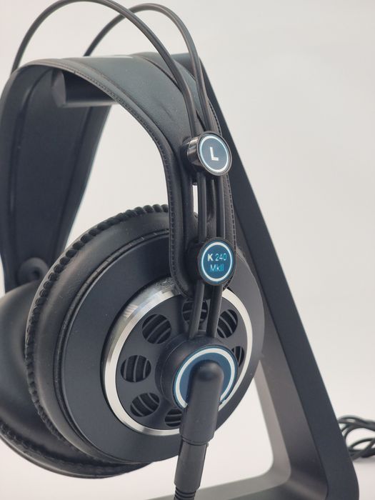 Студійні навушники AKG K240 MKII, напіввідкриті (2923): 3 000 грн ...