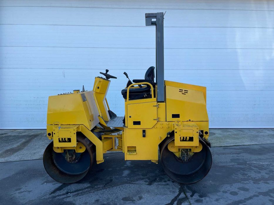 Cilindro compactador Vibromax W265 Ourém • OLX.pt