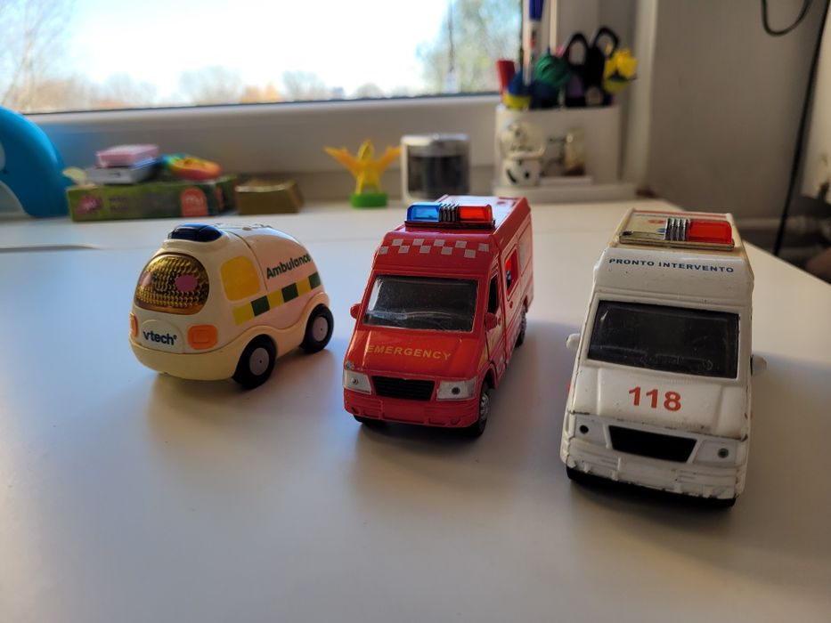 Karetka, 3 karetki, ambulans zestaw aut Kraków Prądnik Czerwony • OLX.pl