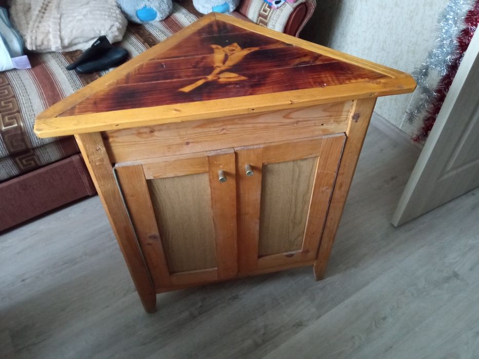 Кутова тумбочка 100 грн Меблі для вітальні Кривий Ріг на Olx