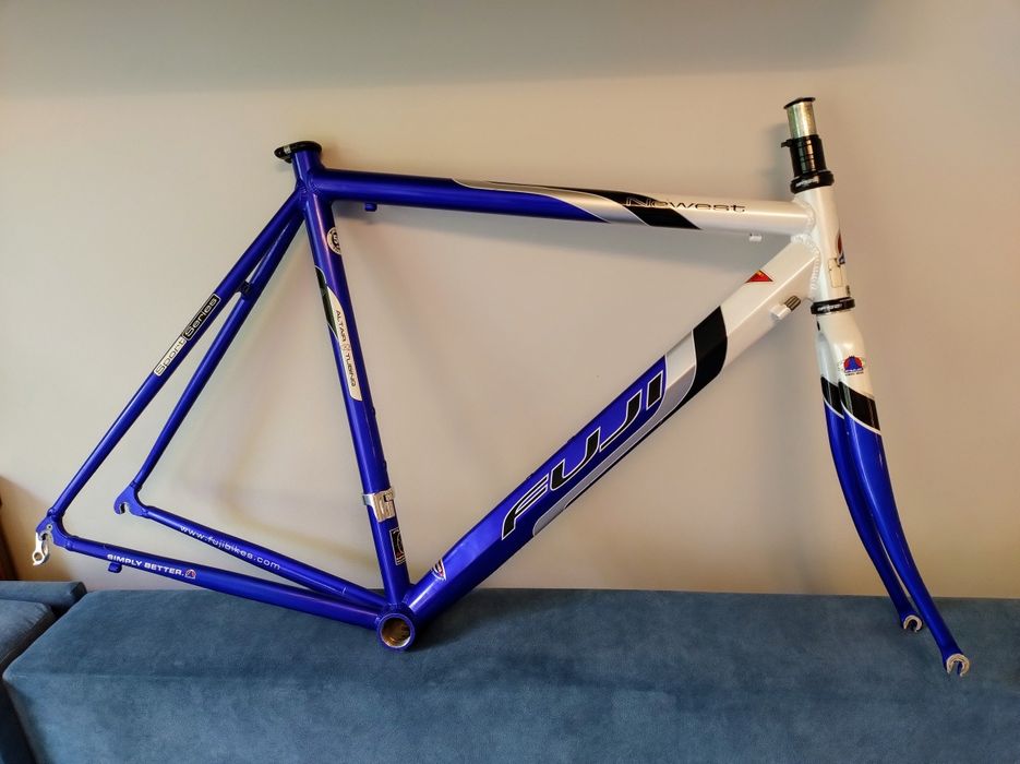 Rama rowerowa szosowa aluminiowa z widelcem Fuji rozmiar 56 Wrocław ...