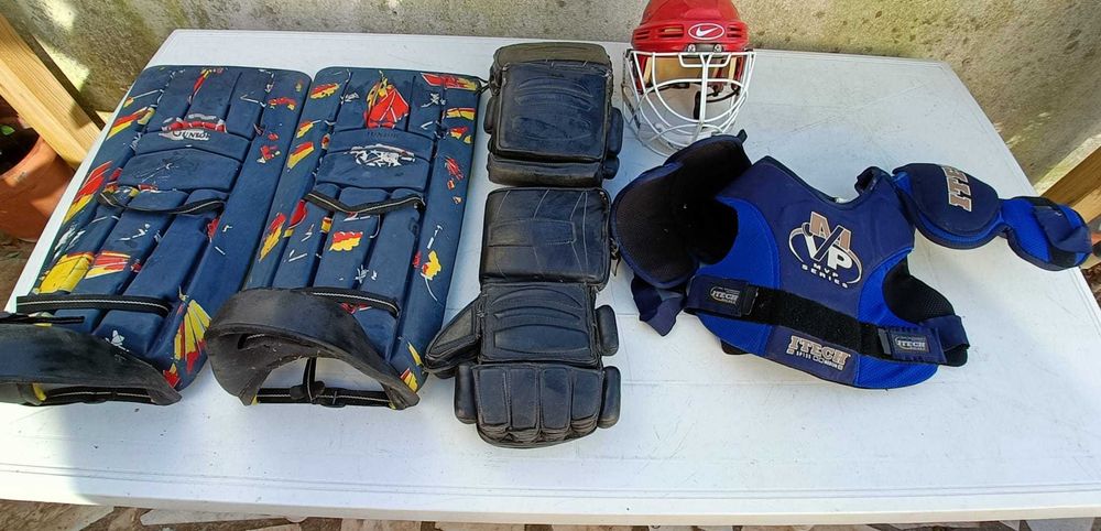 Equipamento Guarda redes Hóquei em patins Alcabideche • OLX Portugal