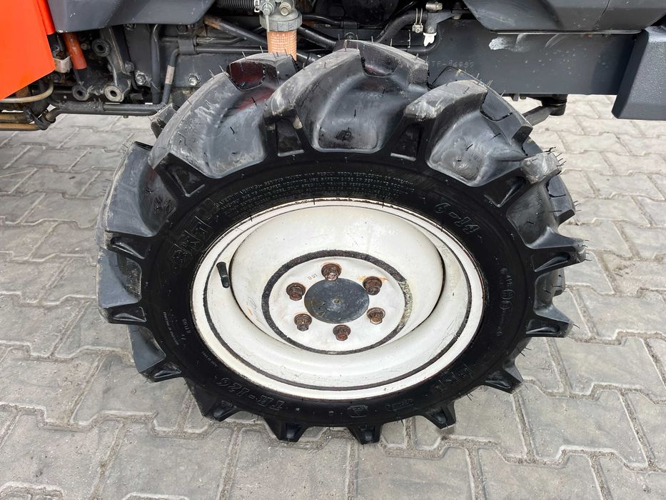 Маневрений міні-трактор Kubota T240: 8 000 $ - Міні-трактор Зарванці на Olx