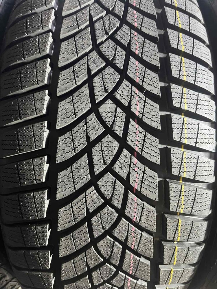 275/45/20+255/45/20 R20 Goodyear Ultra Grip Perfomance GEN1 SUV 4шт: 9 ...