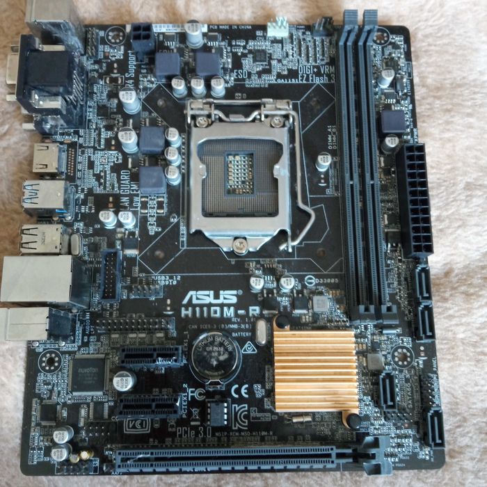 Материнська плата Asus H110M-R: 300 грн. - Комплектуючі та аксесуари Київ на Olx