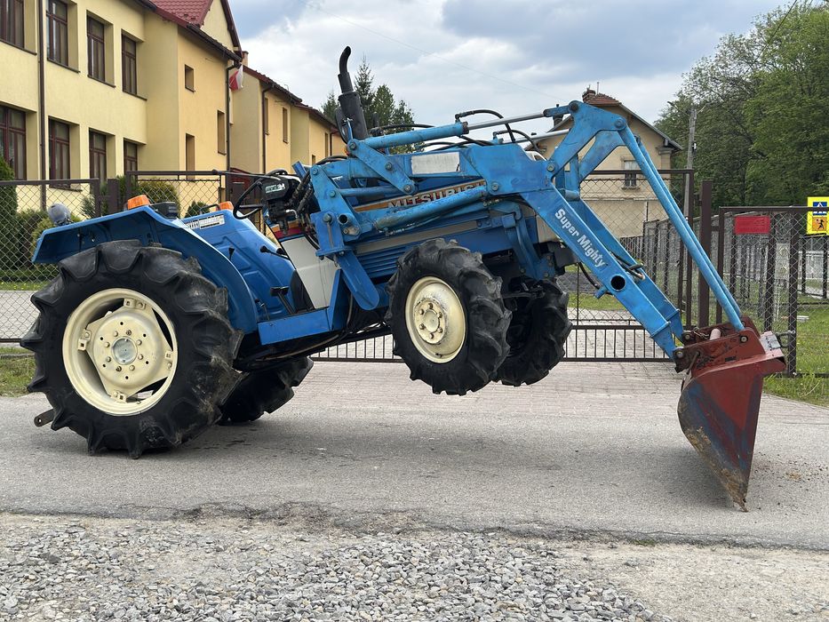 Mitsubishi MT2801 + ładowacz tur samopoziomujący 28km 4x4 Rewers wspom Szufnarowa • OLX.pl