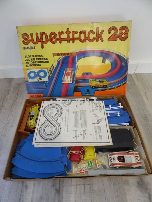 Antiga Pista Slot Cars Playart Supertrack 28 Quinta do Conde • OLX Portugal
