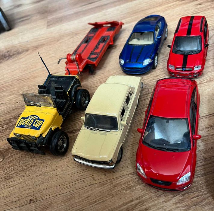 Zestaw modele, auta metalowe skala 1:32, 1:36 Olecko • OLX.pl