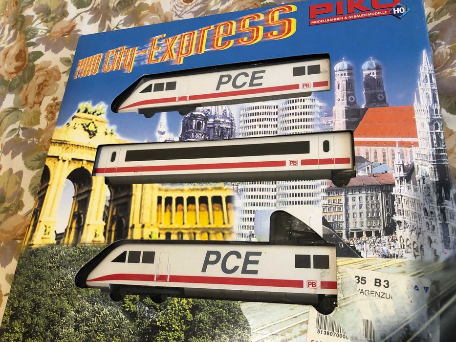 Locomotiva Piko PCE 51500 + 2 carruagens em caixa NOVA (sem linhas) H0 ...