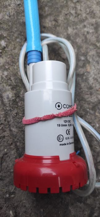 Mala pompa zęzowa wody zanurzeniowa Lux Plus 19L/m Comet kamper łódź ...