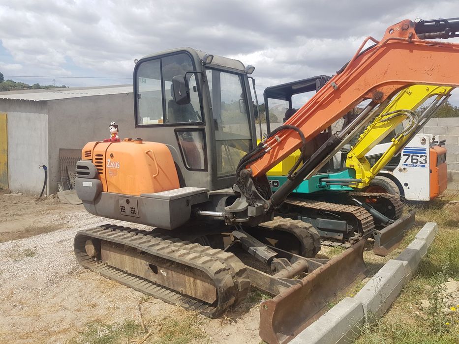 Executo trabalhos com máquinas Pontével • OLX Portugal