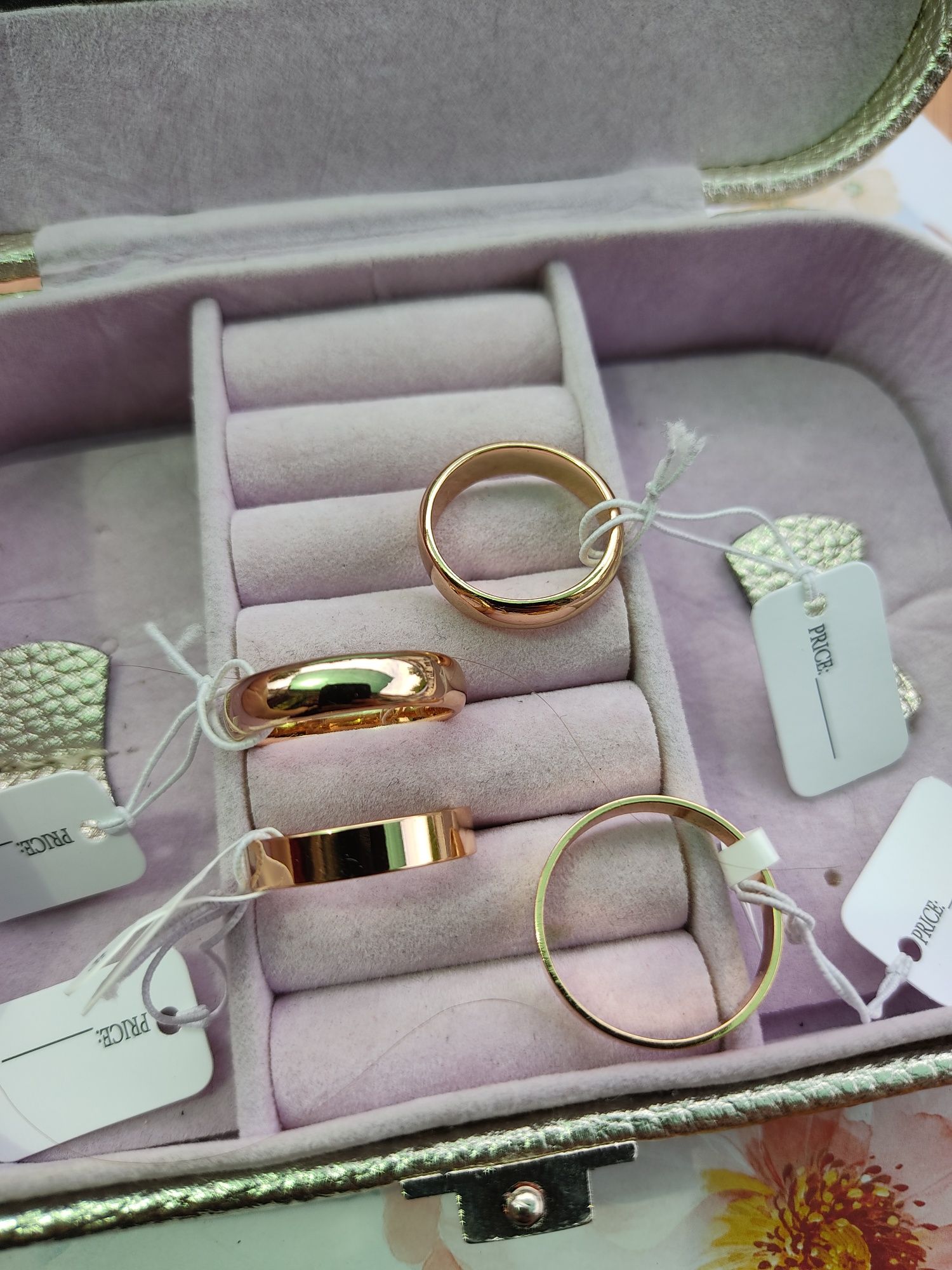 Кольцо обручальное из медицинского золота: 200 грн. - Каблучки ...
