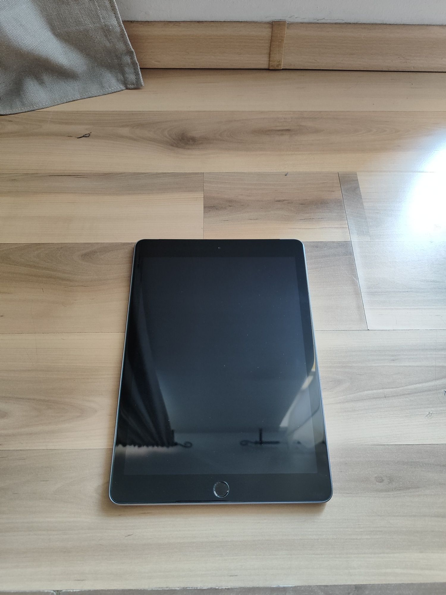 IPad generacja 6 128 GB stan idealny z etui i pudełkiem Warszawa Ursus ...
