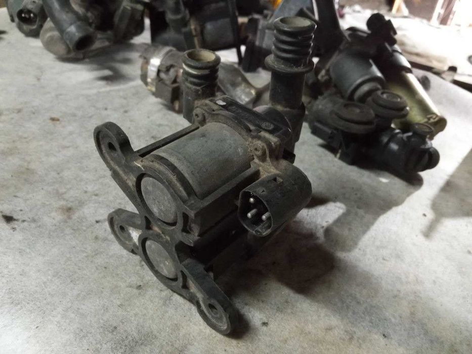 Кран клапан пічки обігрівача BMW E30 E32 E34 БМВ 1147412042 8391417: 2 ...