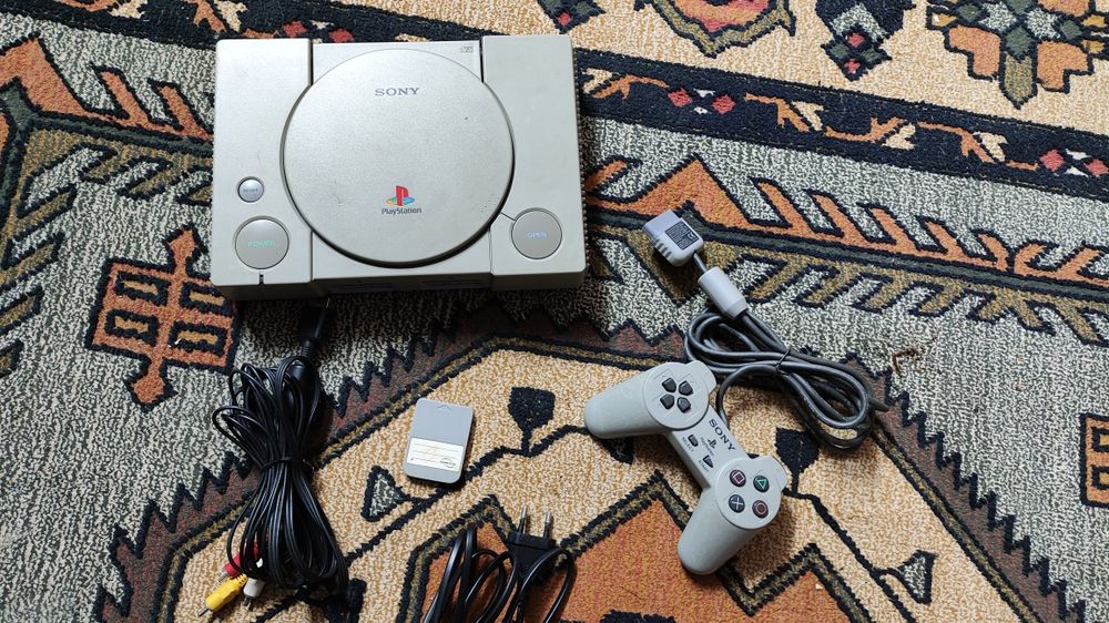 Playstation 1 SCPH 1002 S. João Da Madeira • OLX.pt