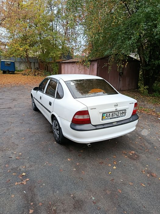 Opel Vectra b 1998 1.6 бензин: 2 300 $ - Opel Київ на Olx