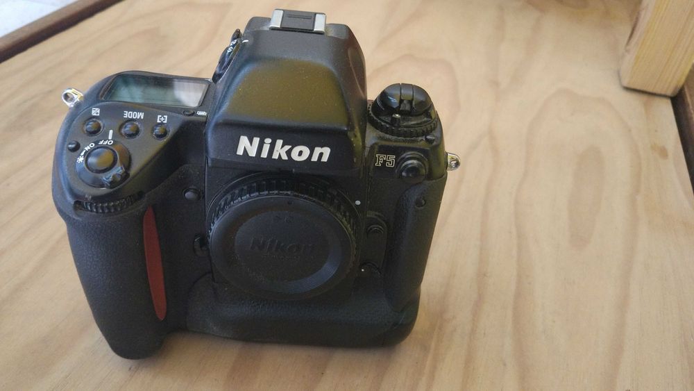 Camera fotográfica Nikon F5 Penha De França • OLX Portugal