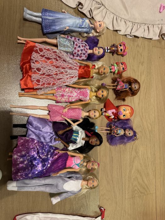 13 lalek Barbie, Enchantimals, cry babies, LOL + szafa z ubrankami ...