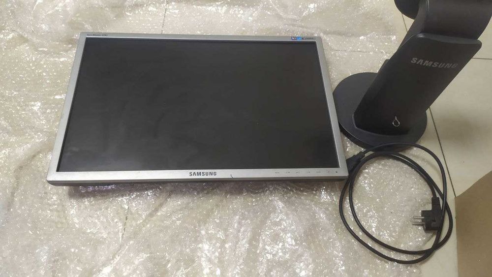 Монітор Samsung SyncMaster 2243BW / 22": 770 грн. - Монітори Рівне на Olx