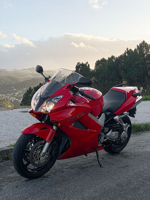 Honda VFR 800 VTEC Sobrado E Bairros • OLX.pt