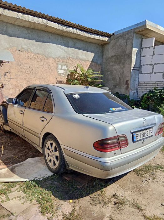 Mercedes Benz E210: 2 300 $ - Mercedes-Benz Одеса на Olx
