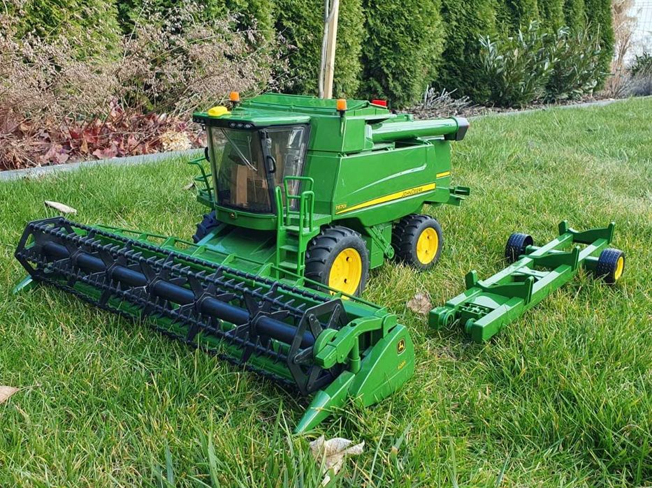 Zabawka Bruder kombajn zbożowy John Deere T670i dobry stan Leszno • OLX.pl