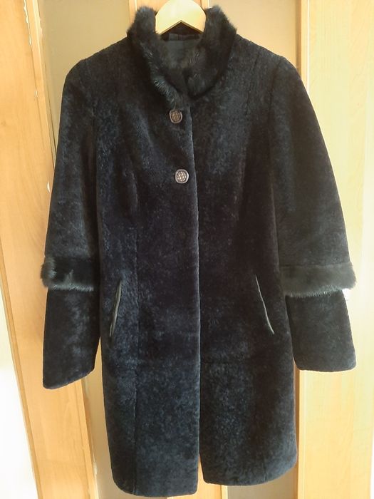 Шубка мутон з оздобленням норка: 1 000 грн. - Шуби, кожухи Київ на Olx