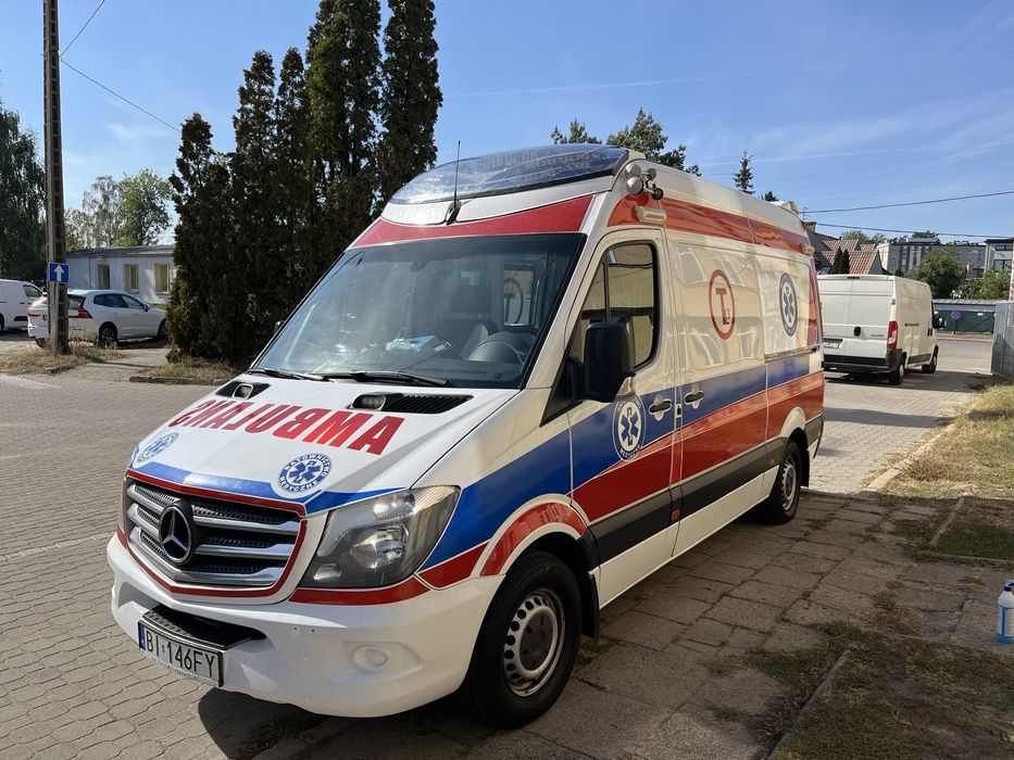 Ambulans Mercedes Sprinter AUTOFORM karetka sanitarna wyposażona ...
