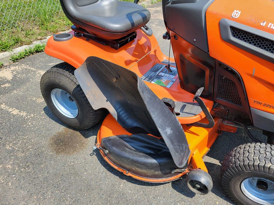 2019 Husqvarna YTH22V46 -- kosiarka -- traktorek. Gorlice • OLX.pl