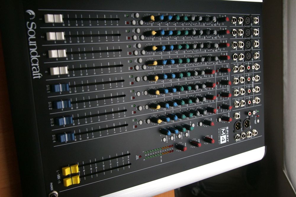 Mikser audio SOUNDCRAFT SPIRIT M4 - jak nowy Zabrze • OLX.pl