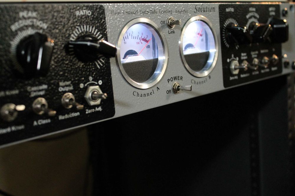 Ламповий компресор Solution - Dual Channel Opto-Tube Compressor: 35 000 ...