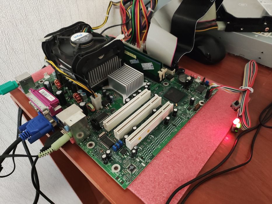 Раритетний комплект ПК 478 сокет на Intel D845GLVA: 167 грн ...