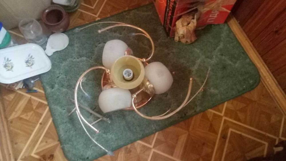 Люстра на 4 плафона: 500 грн. - Освітлення Київ на Olx