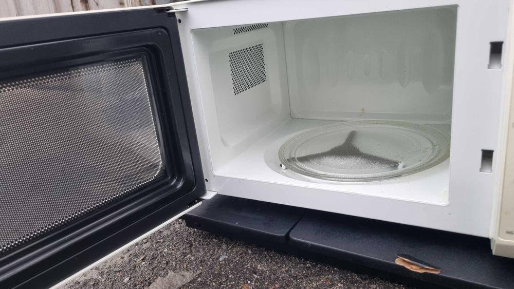 Микроволновая печь LG MS-2042G в хорошем состоянии: 1 550 грн. - Мікрохвильові печі Київ на Olx